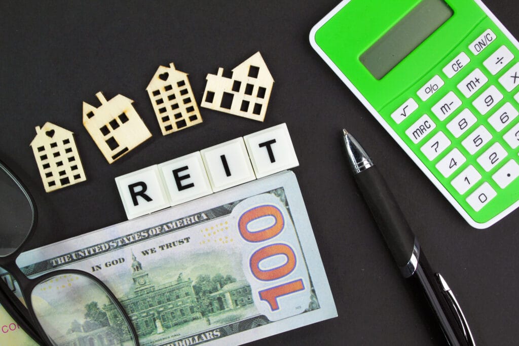 5 Pros And Cons Of Investing In Luxury REITs: A Comprehensive Guide